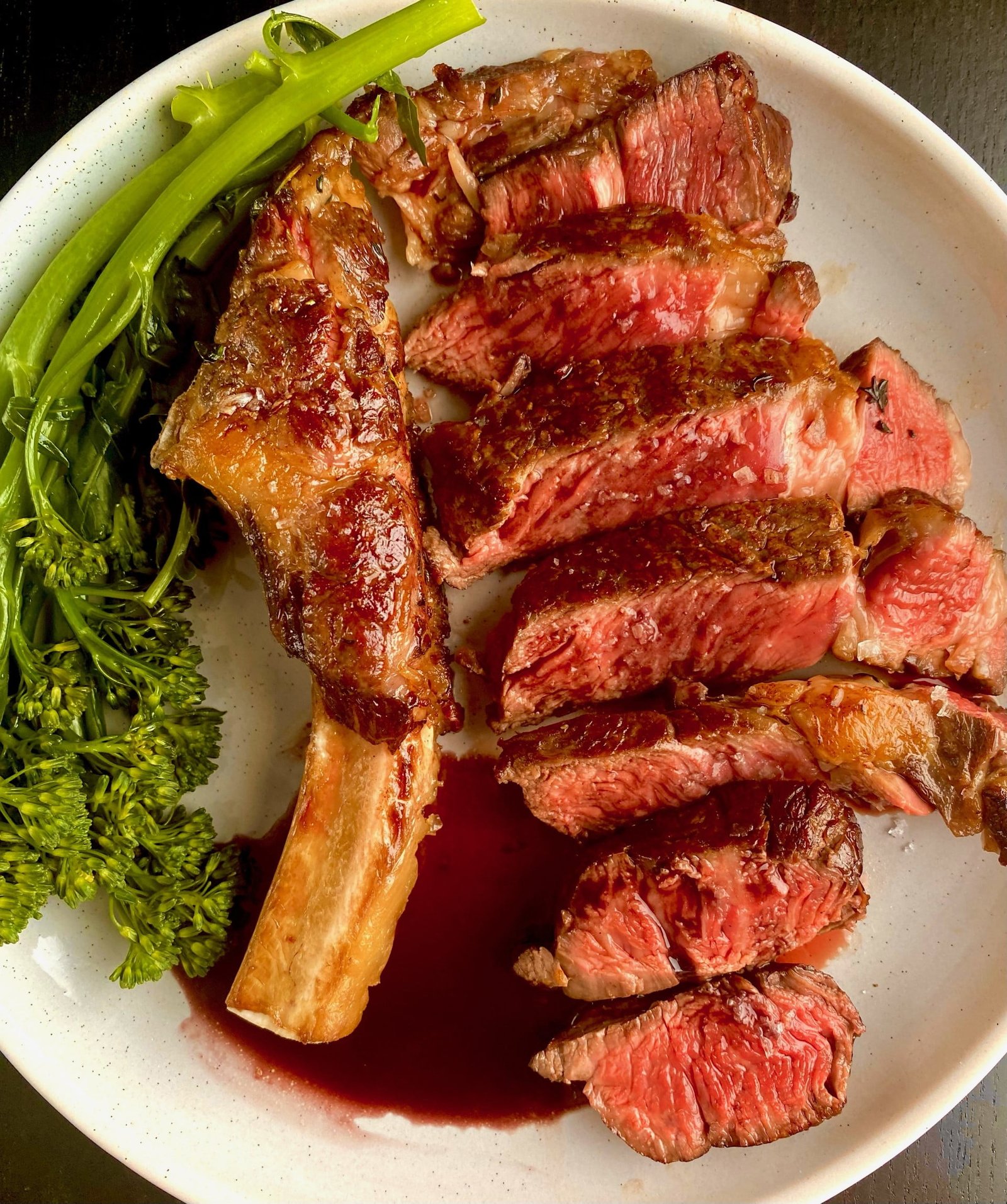 Red Wine Sauce recipe - Rich in flavor and beautiful with Steak